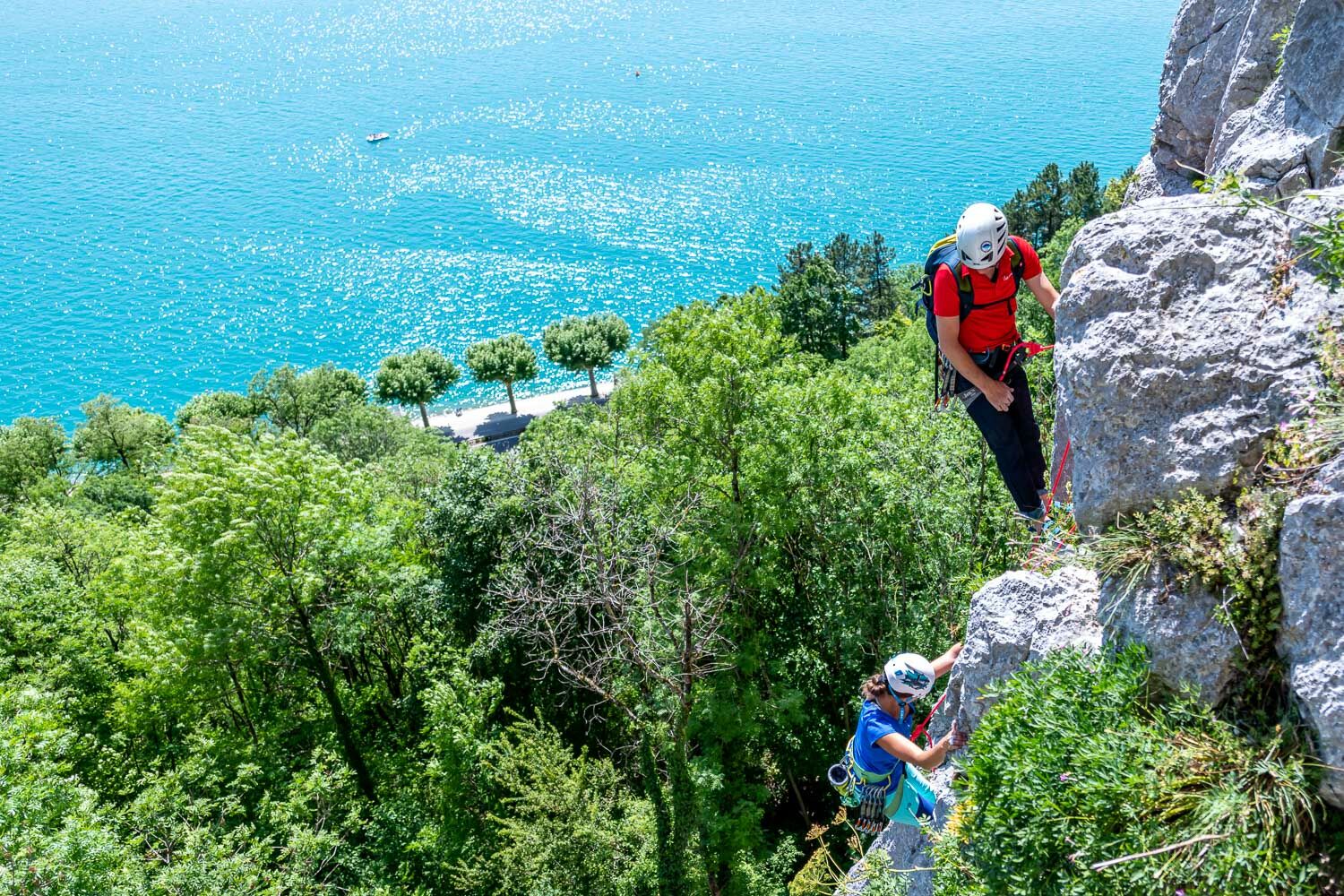 Climbing wtih a mountain guide | Bureau des guides d'Annecy