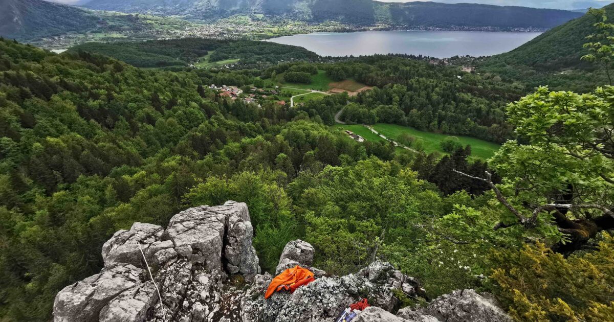 Bluffy natural climbing site | Bureau des guides d'Annecy